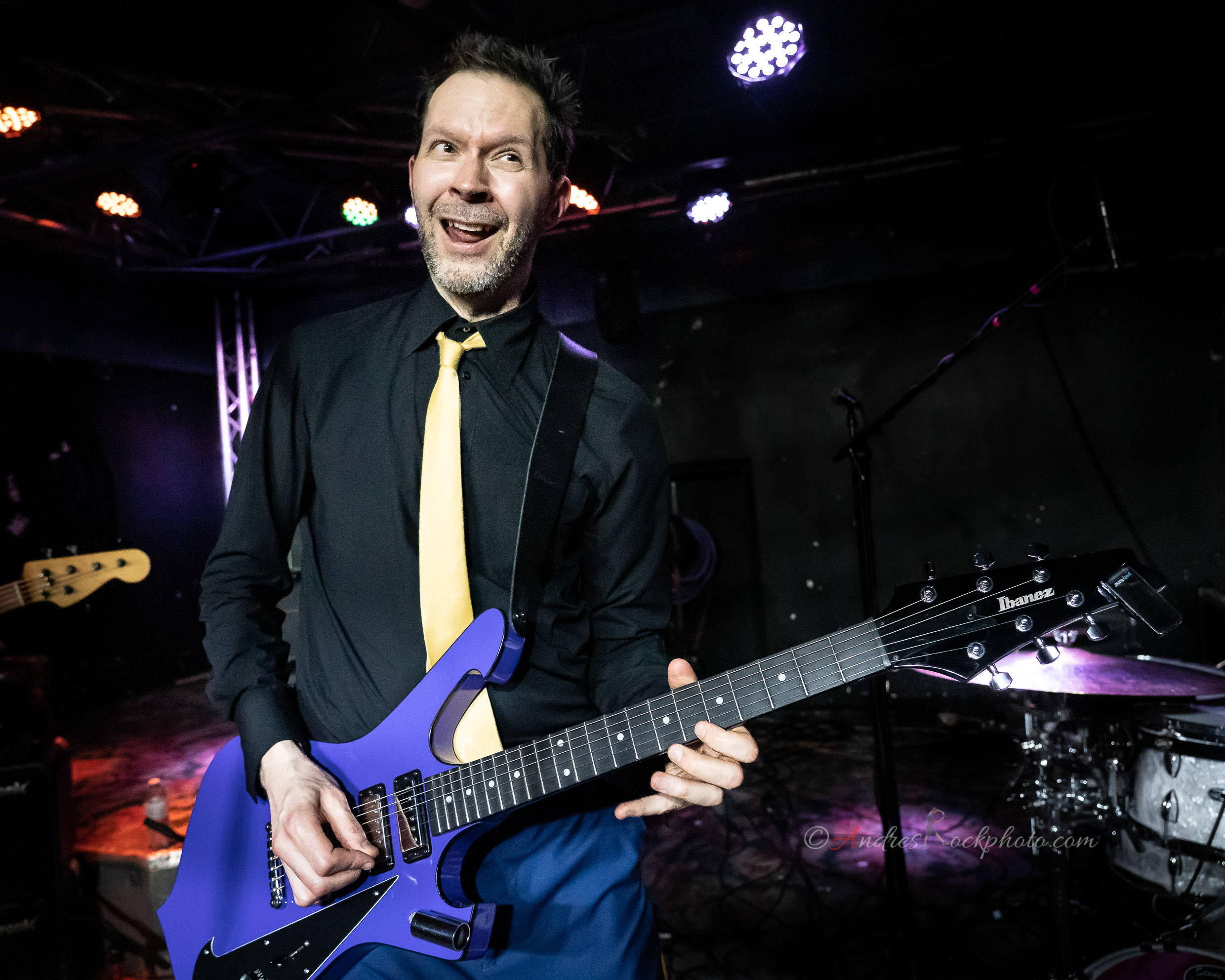 A night out at the Rockpile with guitarist Paul Gilbert | Alan Cross