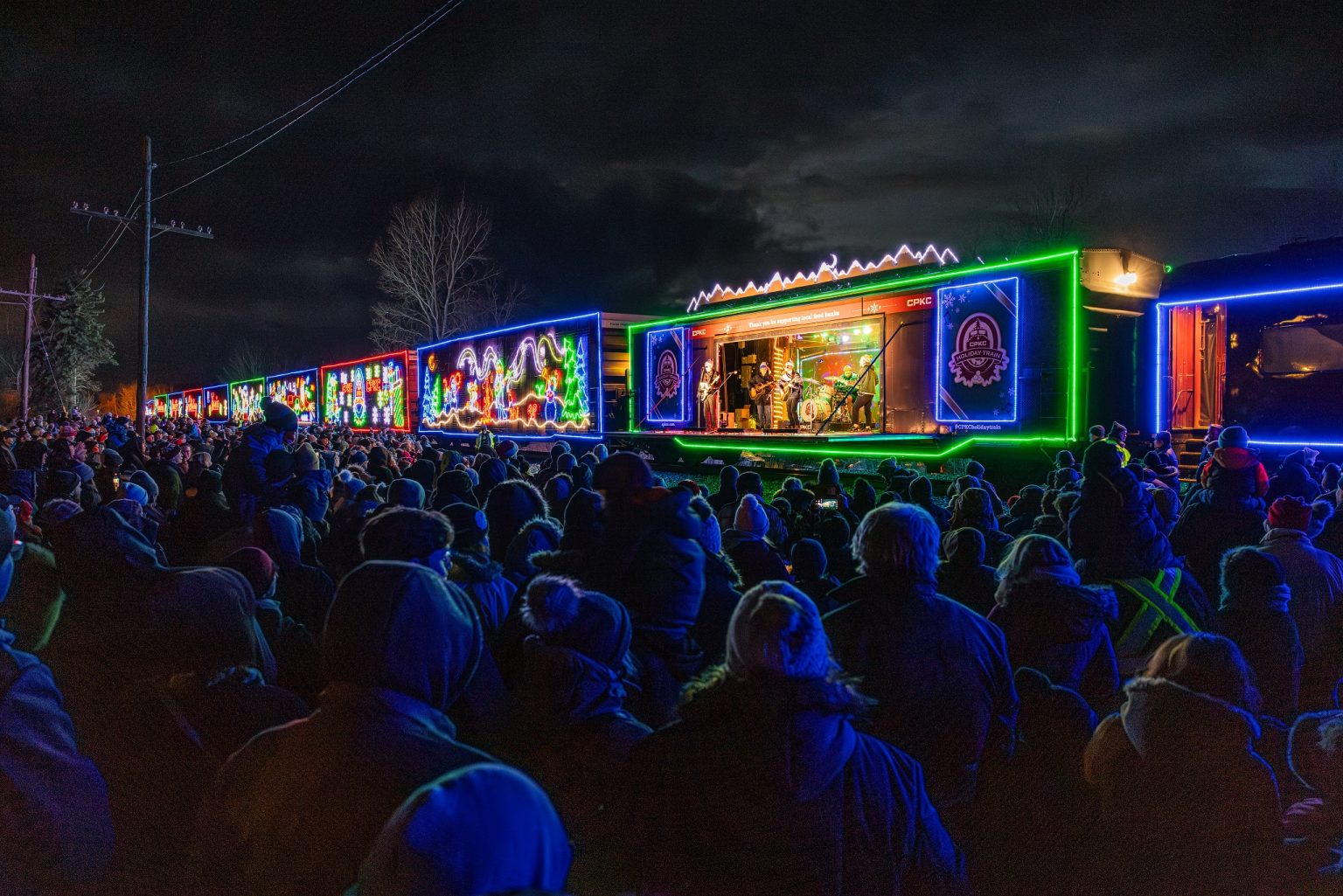 Photos and a review of Anyway Gang performing on the CP Holiday Train