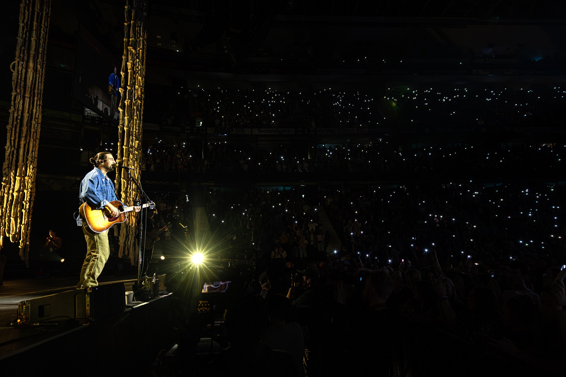 Photos and a review of Noah Kahan in Ottawa | Alan Cross