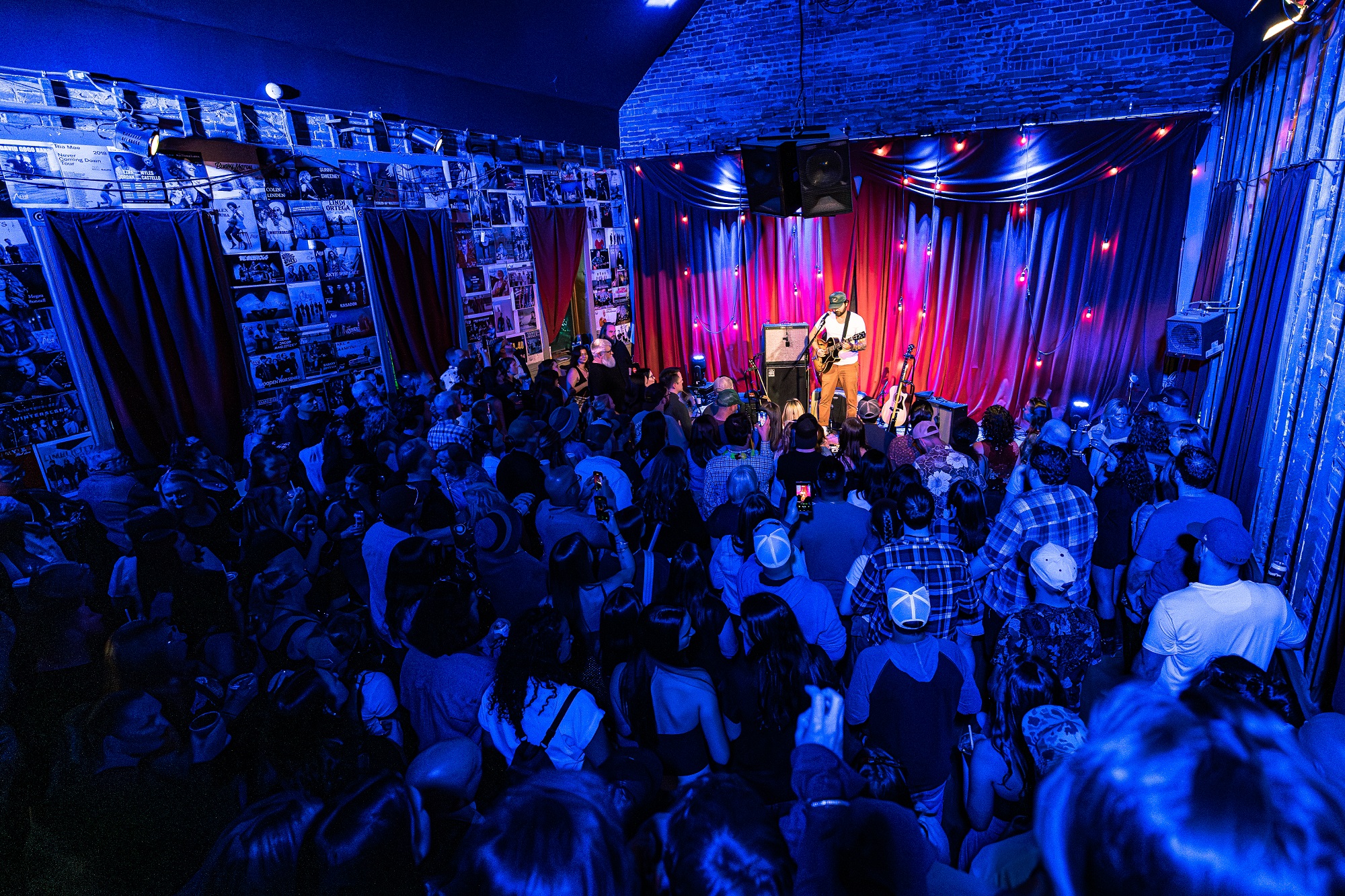 Photos and reviews of Shakey Graves in Ottaway | Alan Cross