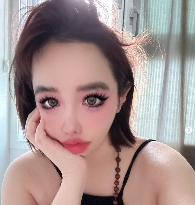 This South Korean singer is suing her management company for $4.5 ...