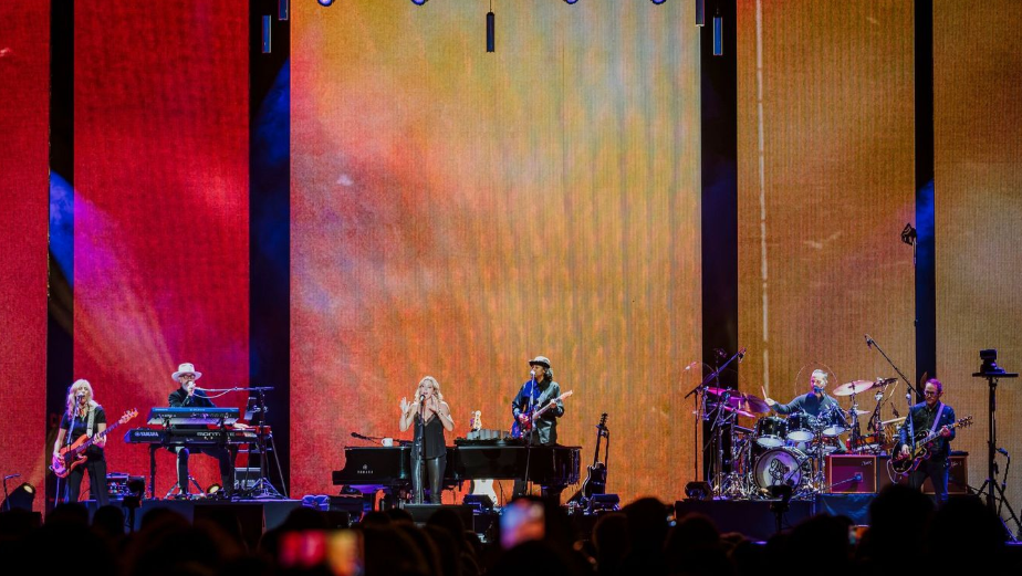 Photos and a review of Sarah MacLachlan in Ottawa | Alan Cross