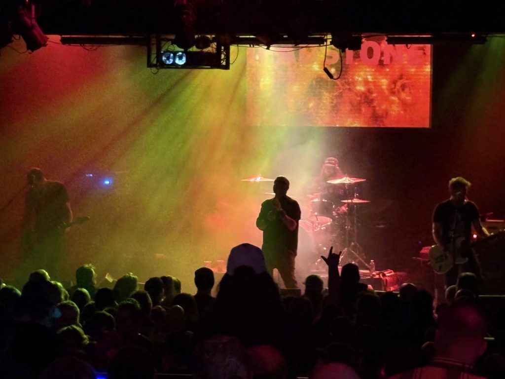 Photos and a review of The Headstones in Kitchener | Alan Cross