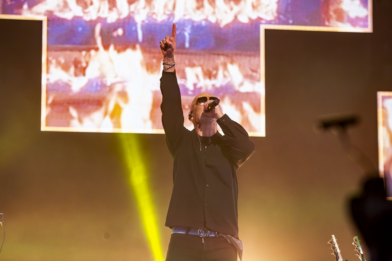 Photos and a review of Live, Big Wreck, and Econoline Crush in Ottawa ...