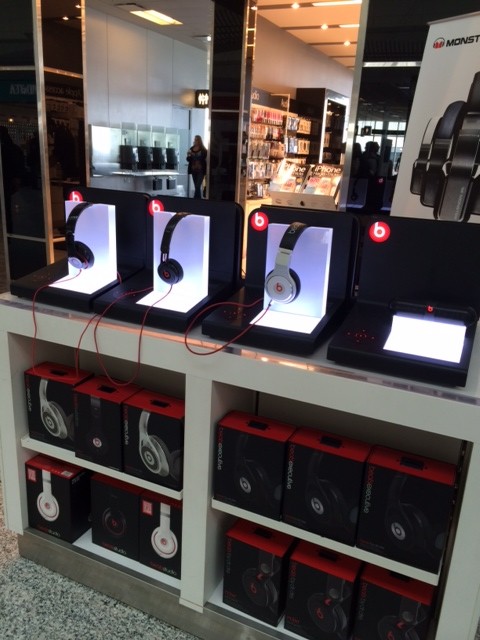 Another Possible Reason iTunes Wants Beats: To Beef Up Retail | Alan Cross