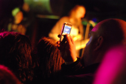 How Cell Phones Have Changed the Concert Experience | Alan Cross